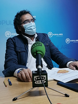 Jaime Vega anima a la Alcaldesa de Navalmoral a rebelarse contra Vergeles